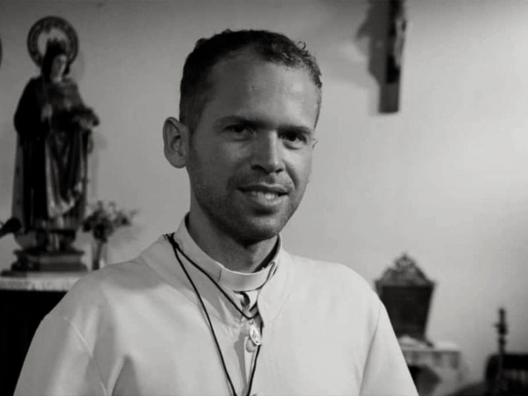 Padre Kenny Fernández: "Si puedo colaborar con algunos LGBT+... ¿por ...